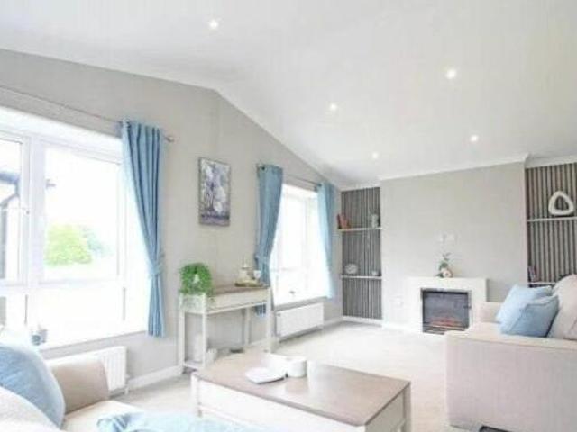 2 Bedroom Lodge For Sale In Offenham Road, Evesham