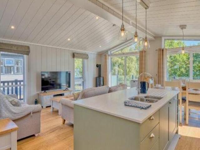 2 Bedroom Lodge For Sale In Loch Lomond, Inveruglas