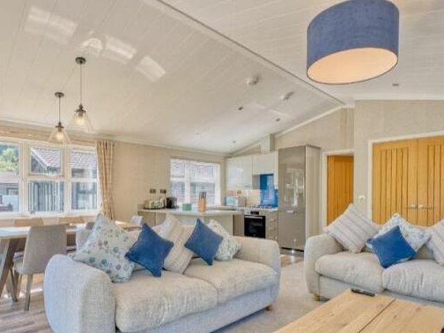 2 Bedroom Lodge For Sale In Loch Lomond, Inveruglas