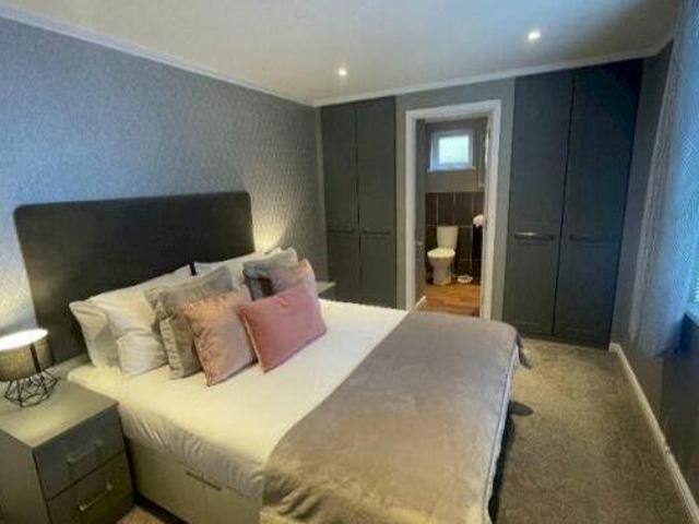 2 Bedroom Lodge For Sale In Lake Road, Windermere