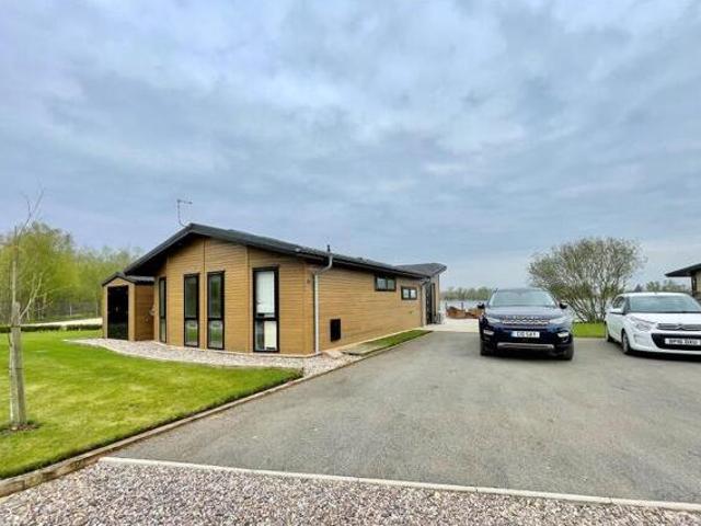 2 Bedroom Lodge For Sale In Langtoft