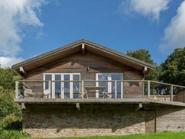 2 Bedroom Lodge For Sale In Lanreath, Looe