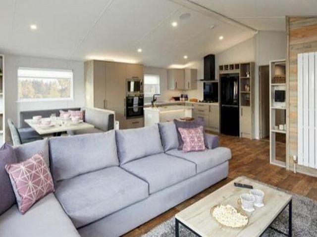 2 Bedroom Lodge For Sale In Main Road, Newbridge