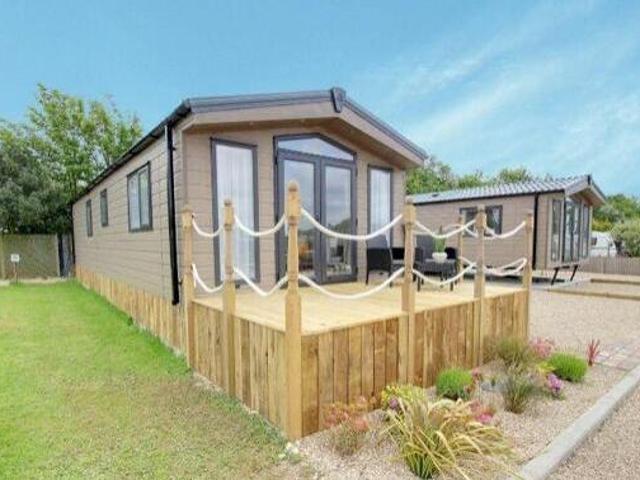 2 Bedroom Lodge For Sale In Mumby, Alford