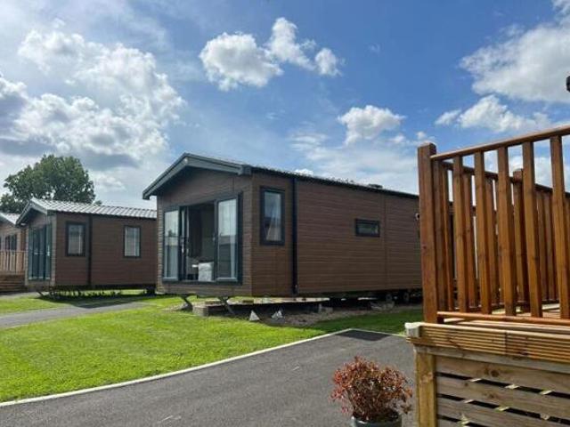2 Bedroom Lodge For Sale In North Yorkshire