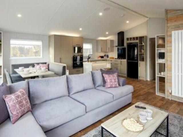 2 Bedroom Lodge For Sale In New Road, Blackpool