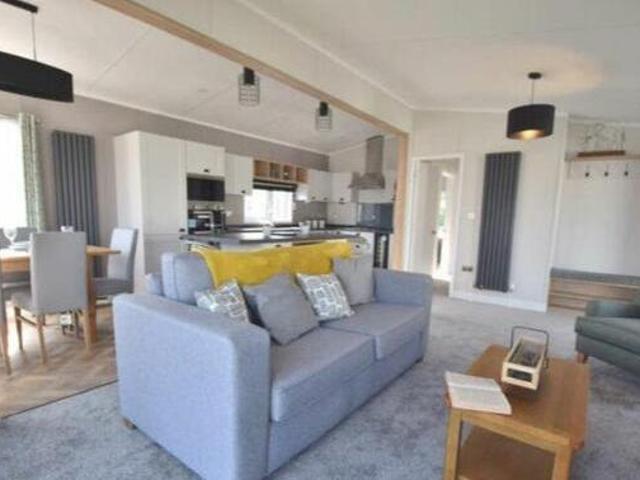 2 Bedroom Lodge For Sale In Pevensey Bay, Eastbourne