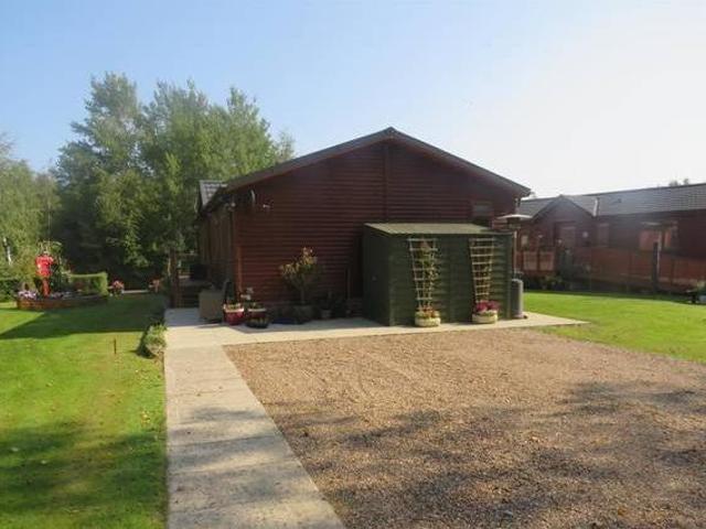 2 bedroom lodge for sale in Woodcock Lane Lincoln LN1