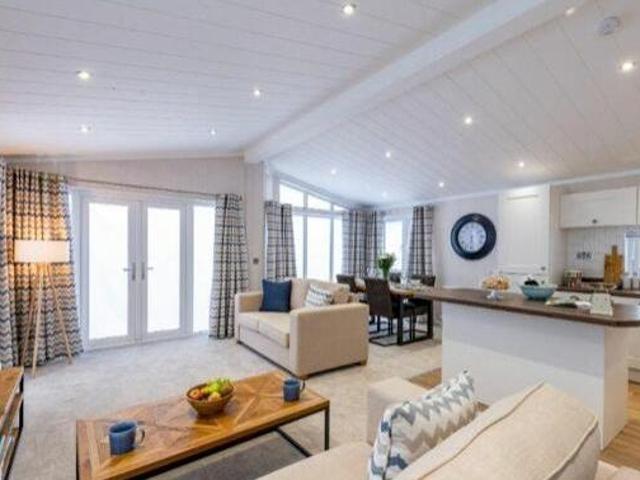 2 Bedroom Lodge For Sale In The St, Bradfield