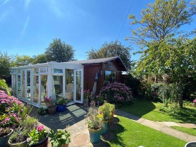 2 Bedroom Lodge For Sale In Three Holes