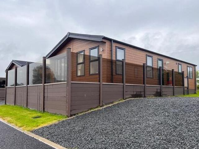 2 Bedroom Lodge For Sale In Turnham Lane, Cliffe