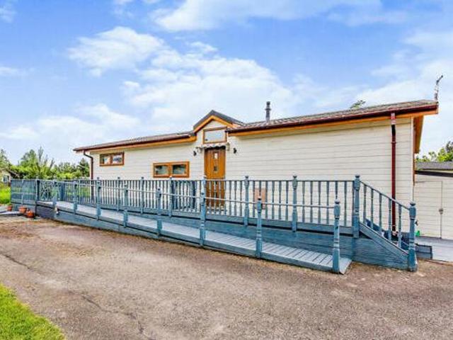 2 Bedroom Lodge For Sale In Tydd St. Giles