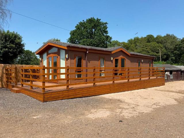 2 bedroom lodge to rent