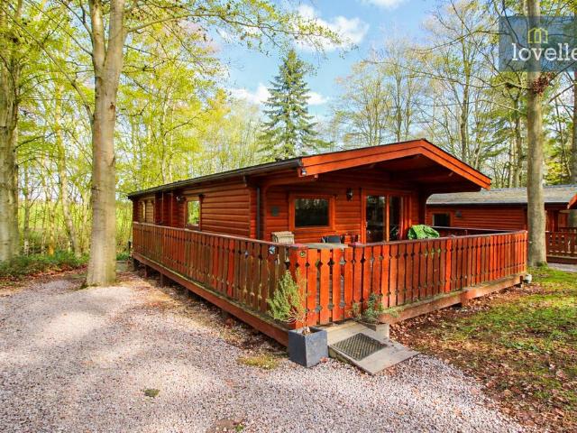 2 bedroom log cabin for sale