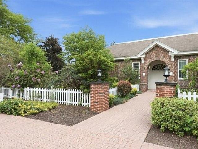 2 bedroom, Longmeadow MA 01106 102707967