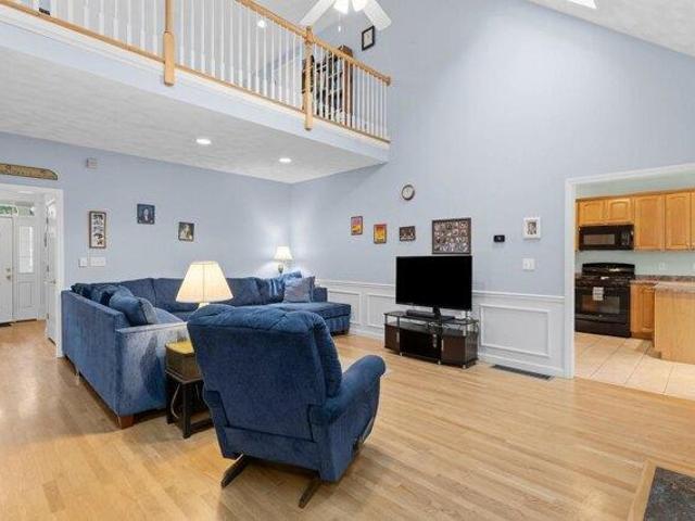 2 bedroom, Londonderry NH 03053 103969745