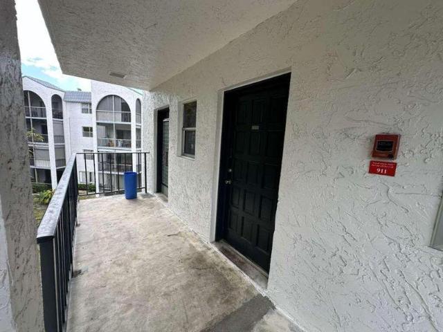 2 bedroom, Lauderhill FL 33319 LS100973321