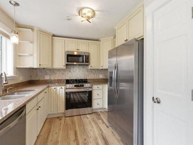 2 bedroom, Laconia NH 03246 102669172