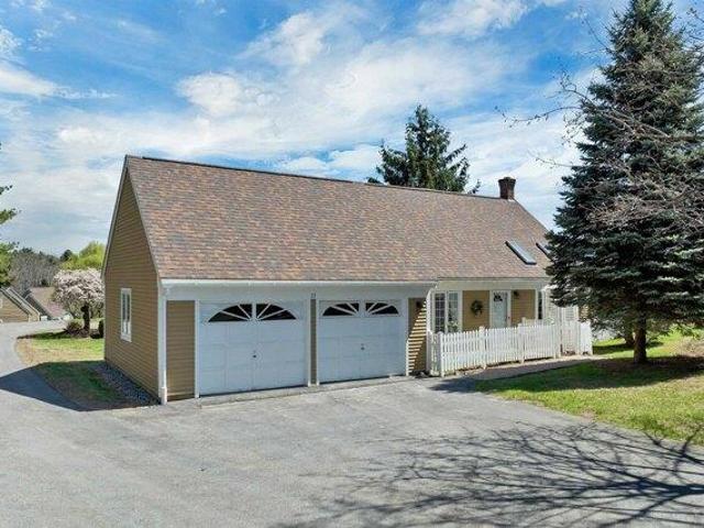 2 bedroom, Laconia NH 03246 102257151