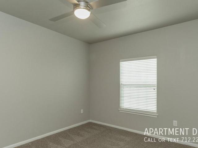 2 bedroom, Lake Jackson TX 77566 LS77331350