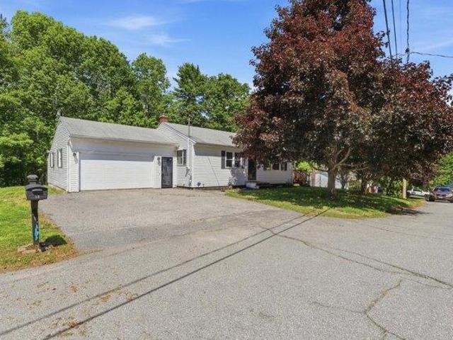 2 bedroom, Lewiston ME 04240 103888022