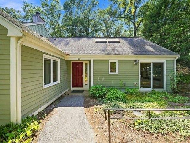 2 bedroom, Lexington MA 02420 105096403