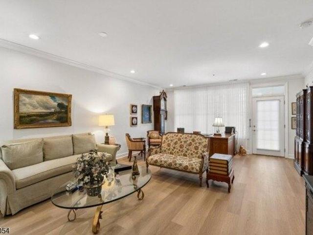2 bedroom, Livingston NJ 07039 102211958