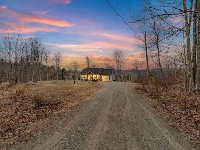 2 bedroom, Liberty ME 04949 102212641