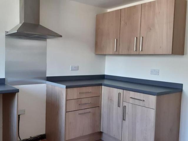 2 bedroom link detached house to rent