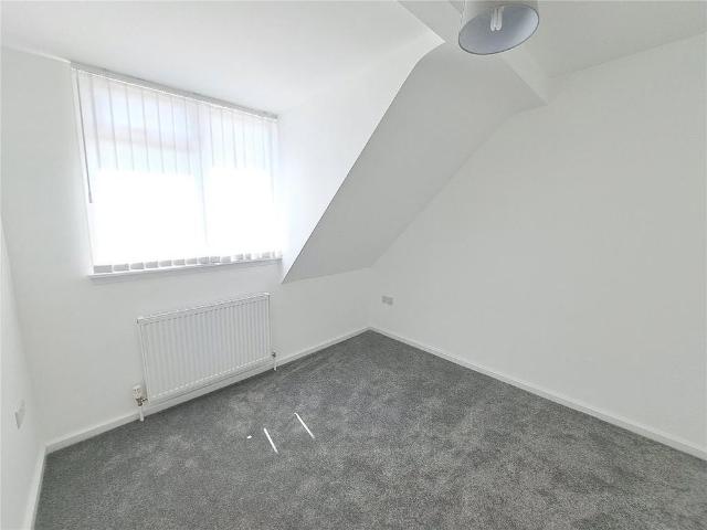 2 bedroom link detached house to rent