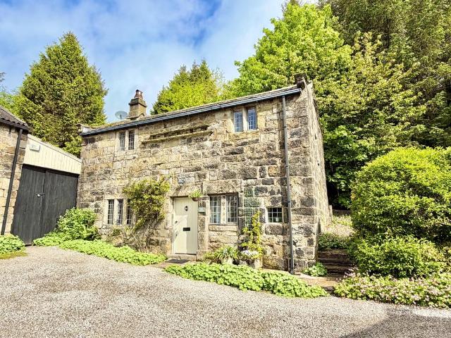 2 bedroom link detached house to rent