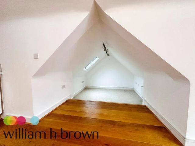 2 bedroom link detached house to rent