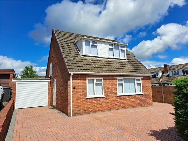 2 bedroom link detached house to rent
