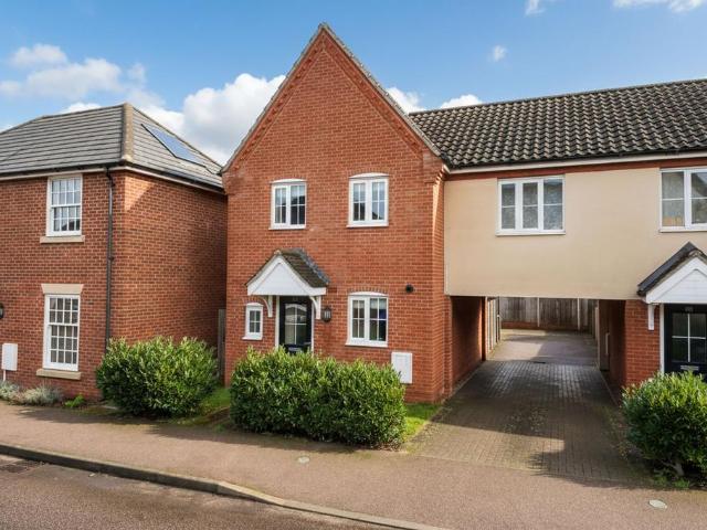 2 bedroom link detached house for sale