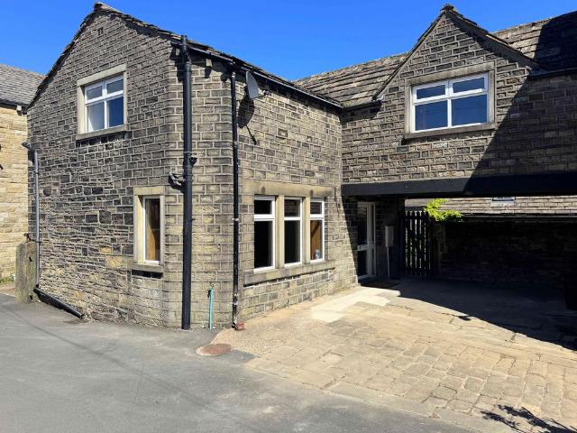 2 bedroom link detached house for sale
