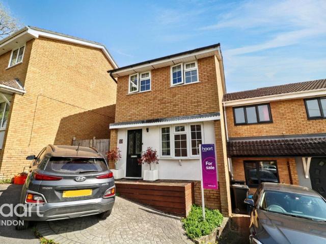 2 bedroom link detached house for sale