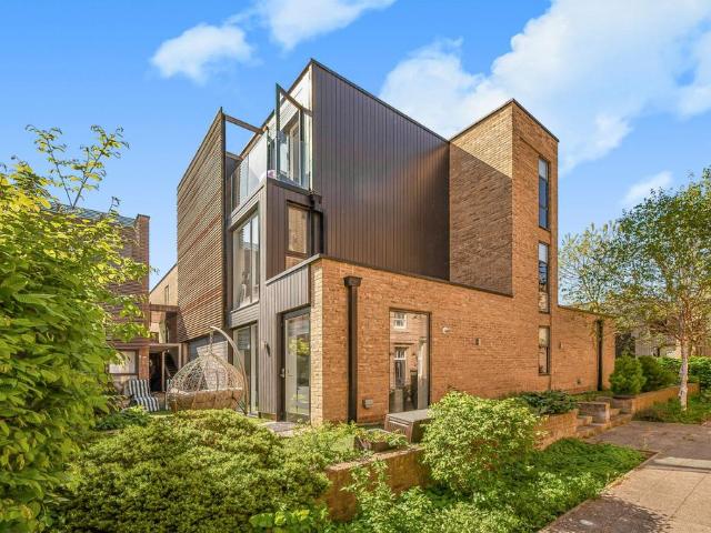 2 bedroom link detached house for sale