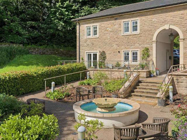 2 bedroom link detached house for sale