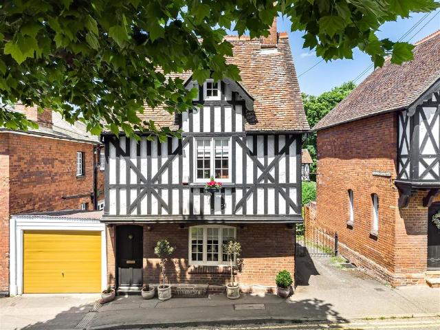 2 bedroom link detached house for sale