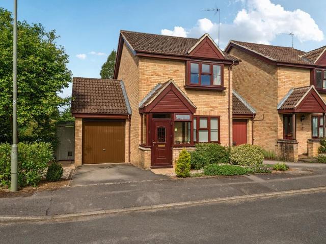 2 bedroom link detached house for sale