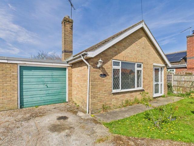 2 bedroom link detached house for sale