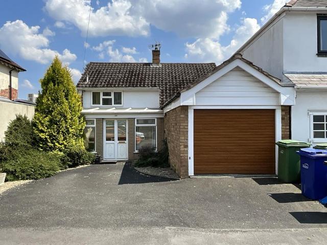 2 bedroom link detached house for sale