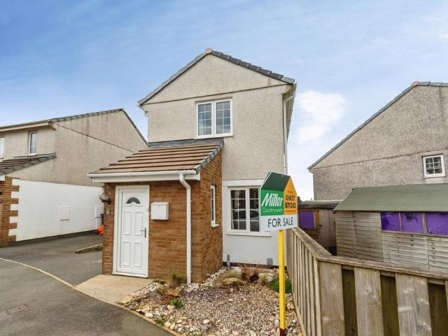 2 bedroom link detached house for sale