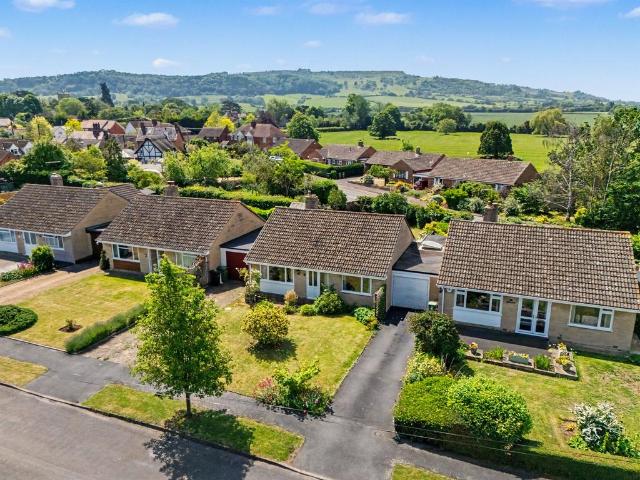 2 bedroom link detached house for sale