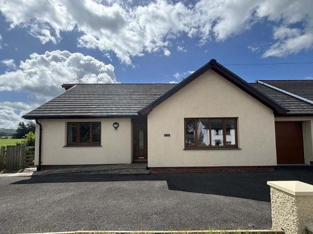 2 bedroom link detached house for sale