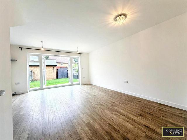 2 bedroom link detached house for sale