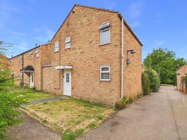 2 bedroom link detached house for sale