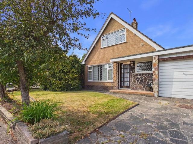 2 bedroom link detached house for sale