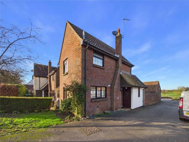 2 bedroom link detached house for sale