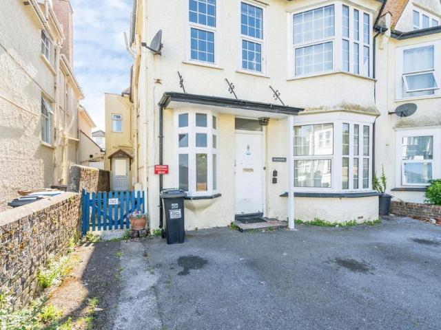 2 bedroom link detached house for sale